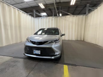 Used 2022 Toyota Sienna | Carvana